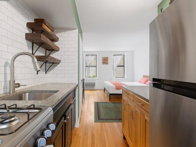 649 2ND Avenue 3A