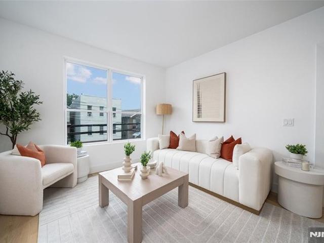 649 38th St Unit 502, Union City, NJ 07087