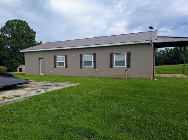 649 Blair Pond Rd, Winchester, TN 37398