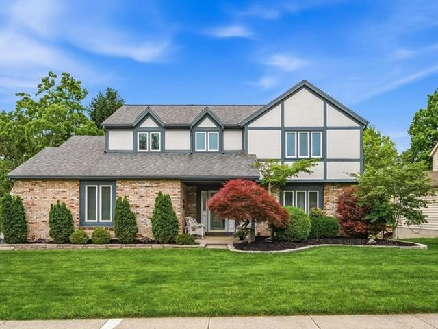 649 Deer Run Dr, Gahanna, OH 43230
