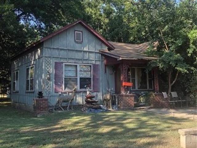 649 E 20th St, Pittsburg, KS 66762