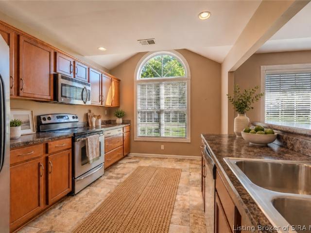 649 Kingsbury Court