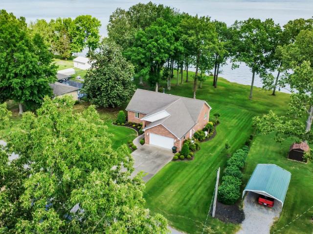 649 Holiday Acres Dr