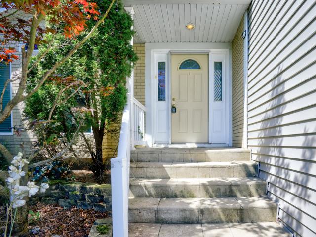 649 Hiawatha Drive