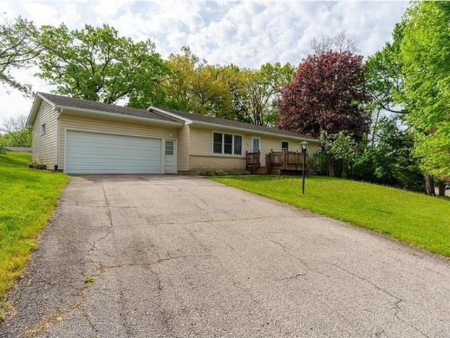 649 Oakwood Dr, Durand, WI 54736