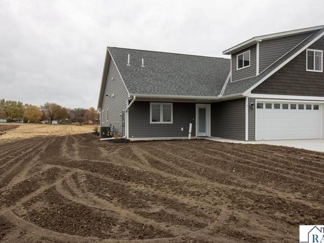 649 Luiken St Unit 1, Lake Crystal, MN 56055