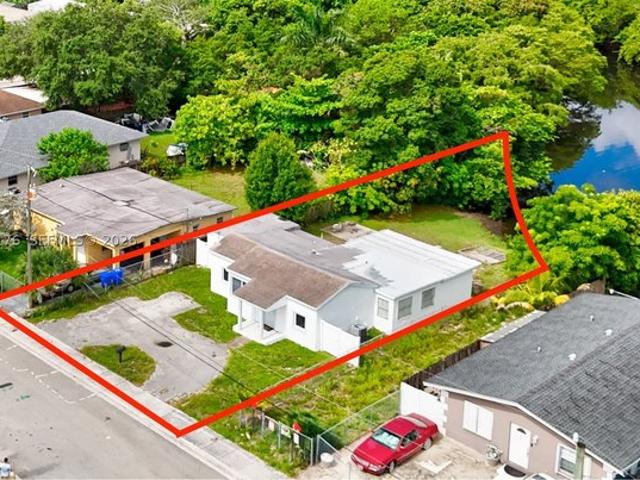 649 NW 24th Ave, Fort Lauderdale, FL 33311