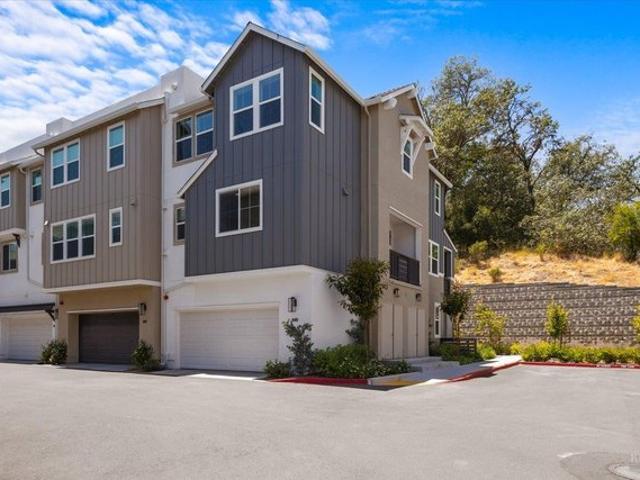 649 Semillon Ln, Santa Rosa, CA 95403