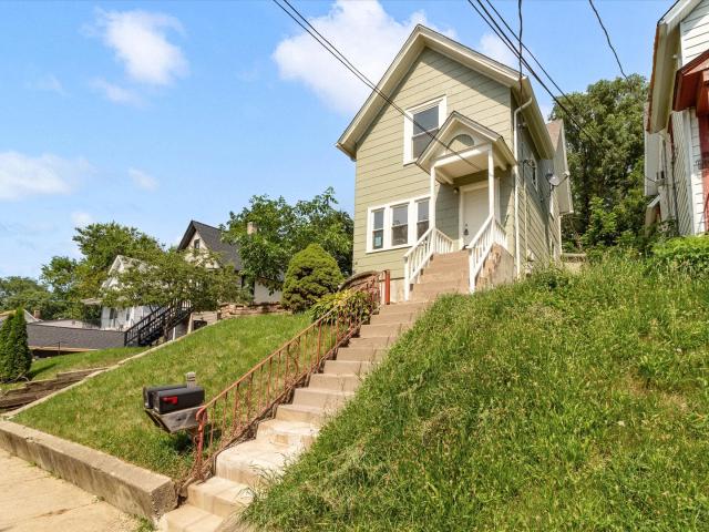 649 Wellington Avenue