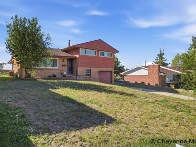 649 Vista Ln, Cheyenne, WY 82009