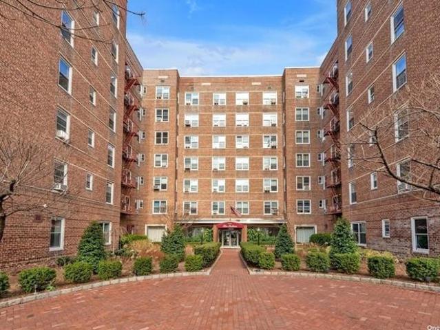 64 11 99 St 116, Rego Park, NY