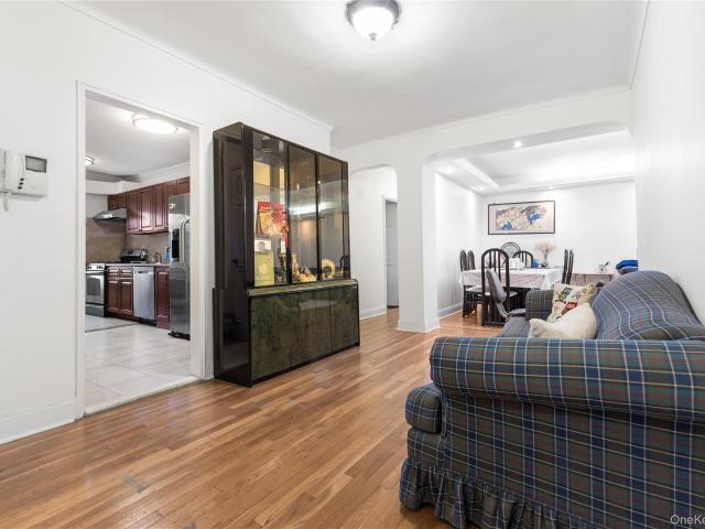 64 11 99th Street 3O4