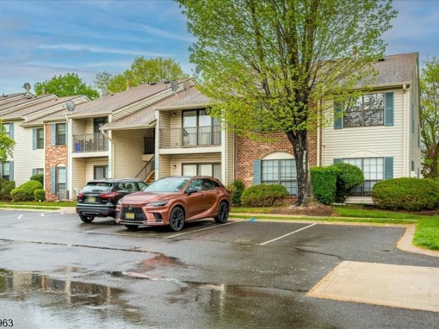 64 Taylor Dr