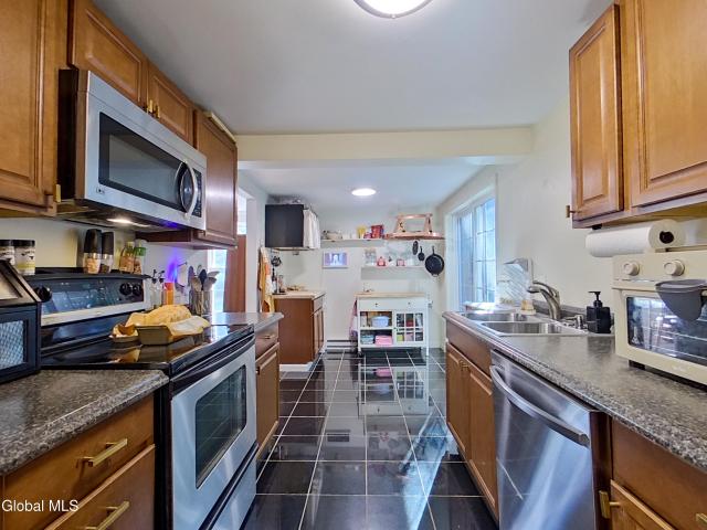 64 Thimbleberry Road