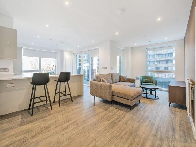 64 Thurlow Street, London SE17, 2 bed flat to rent, £2,400 pcm | PrimeLocation