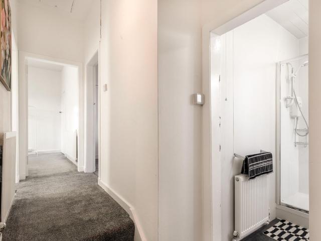 64 Trinity Avenue G52, 3 bed flat to rent, £1,200 pcm | PrimeLocation