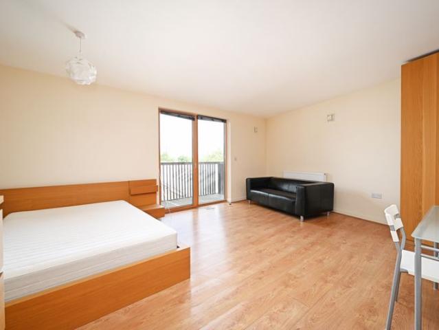 64 Upper Allen Street, Sheffield