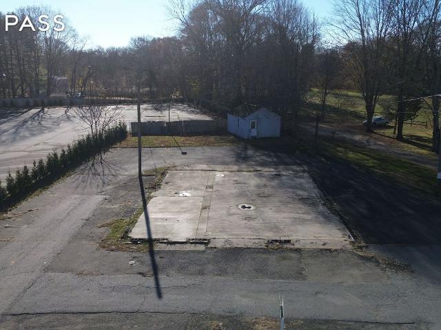 64 W Main St, Clinton, CT
