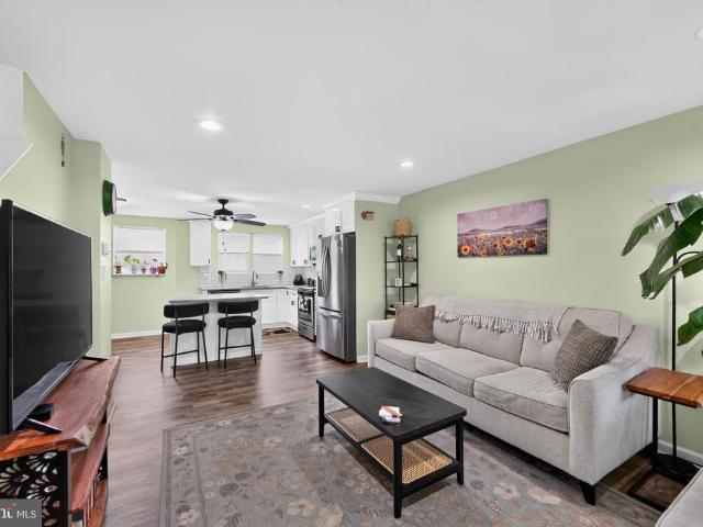 64 W Berkley Avenue