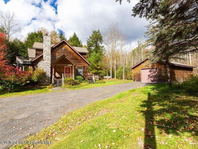 64 Wanatuska Ct Dr, Highmount, NY 12441
