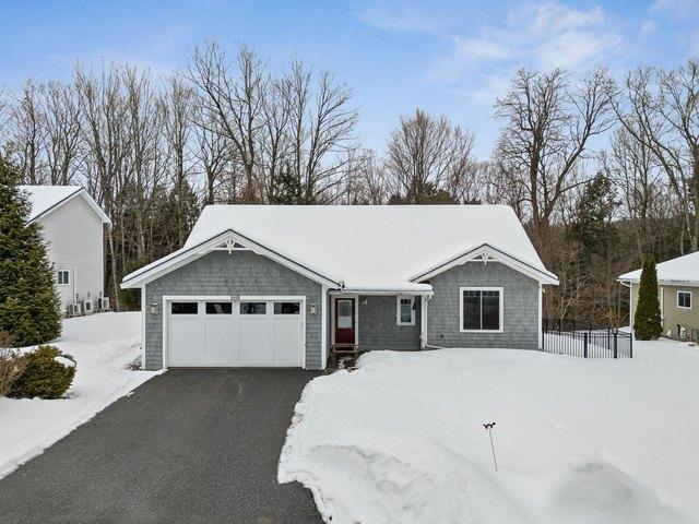 64 Webster Rdg, Shelburne, VT 05482