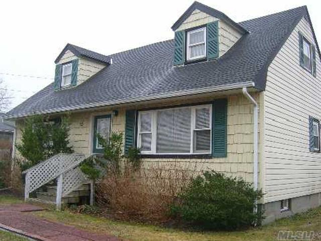 64 Windward Way, Southampton, NY 11968