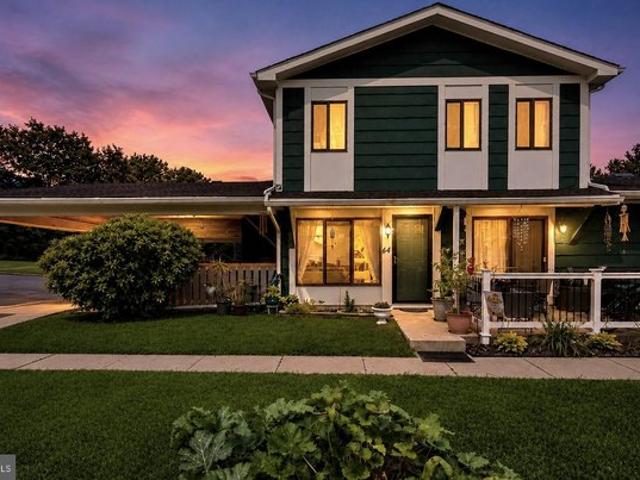 64 Woodway Dr, West Deptford, NJ 08066