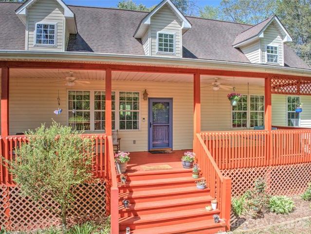 64 Wyoming Rd, Asheville, NC 28803