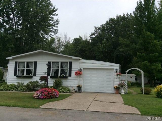 64 Aspen St, Akron, NY 14001