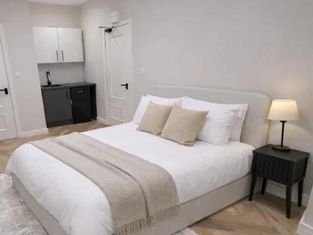 64 Baron's Court Road, London, W14 9DZ, United Kingdom | 9 bed townhouse for rent #166975324 | Rentberry
