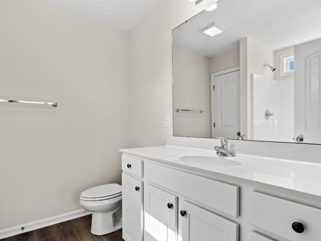 64 Bennington Ct