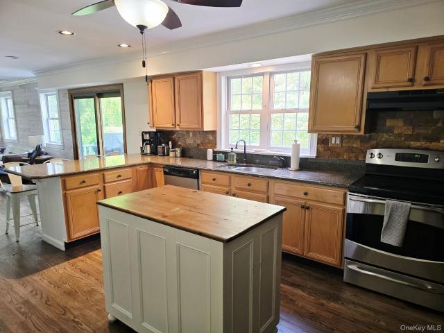 64 Beachfern Road