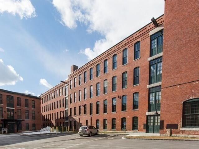 64 Beacon St, Unit A302, Worcester, MA 01608 | MLS #73493 | Compass