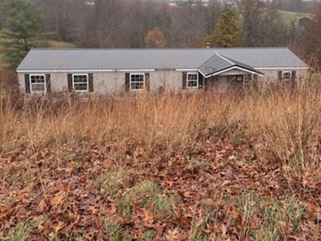 64 Becky Jane Rd, Frenchburg, KY 40322