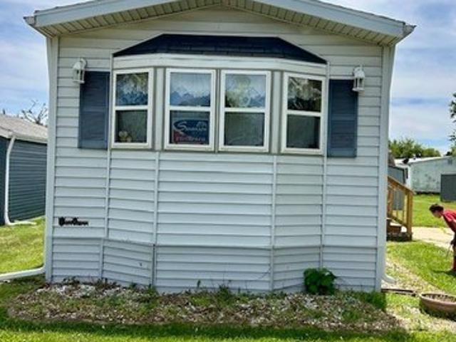 64 Birch Dr, Sandwich, IL 60548