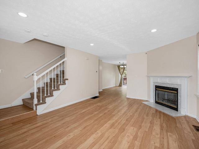 64 Cadogan Way, Nashua, NH 03062 | MLS #5085 | Compass