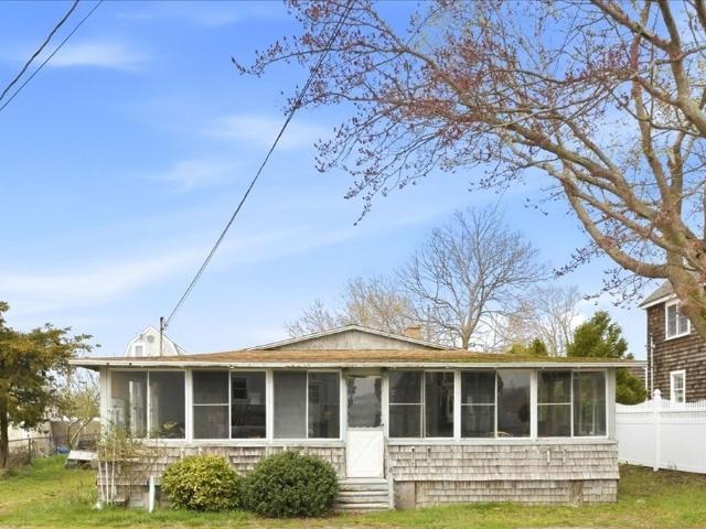 64 Central St, Marshfield, MA 02020 | MLS #73508 | Compass