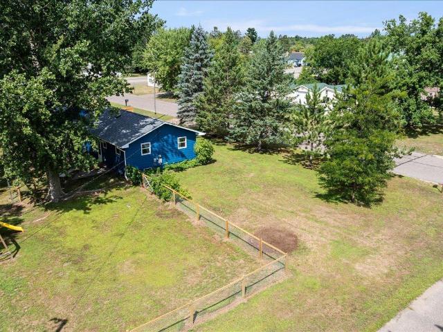 64 Cedar Street E