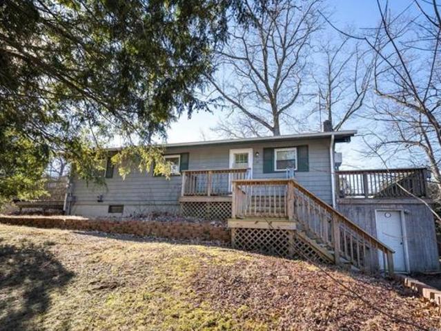 64 Chetelat Dr, Ashford, CT 06278