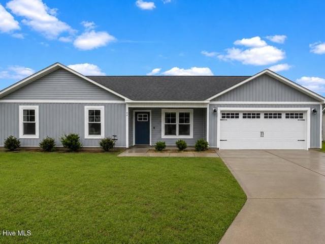 64 Cindy Rd, Richlands, NC 28574