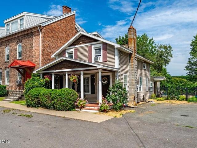 64 East St, Schaghticoke, NY 12154
