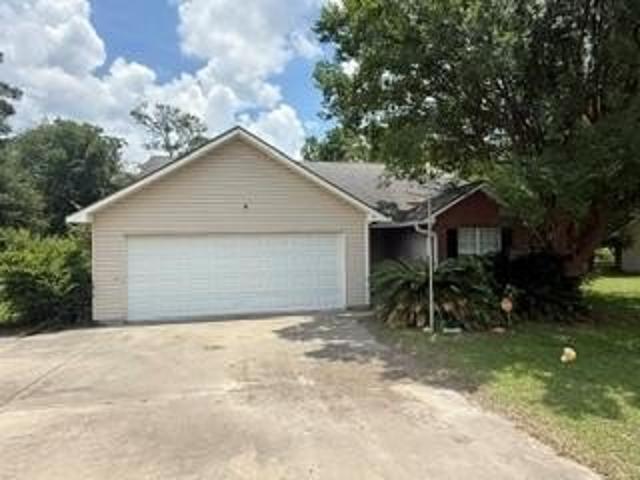 64 Edinburgh Dr, Tifton, GA 31793