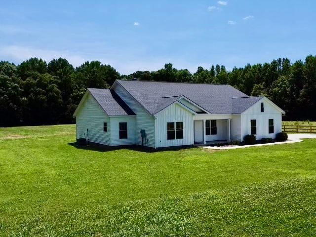 64 Elliot Road S