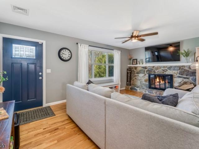 64 Ellis Rd