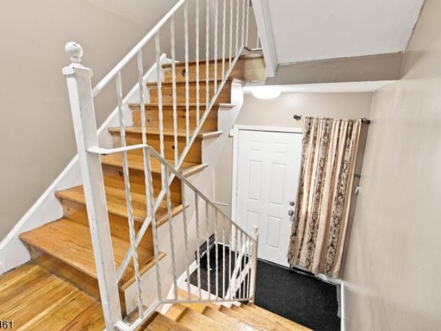 64 Fabyan Pl # 2