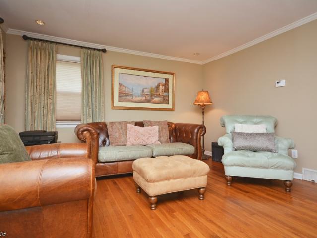 64 Fairview Ave