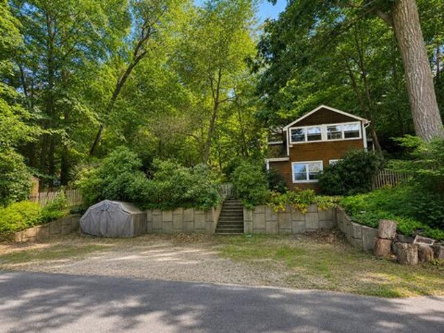 64 Forest Dr, Newtown, CT 06482