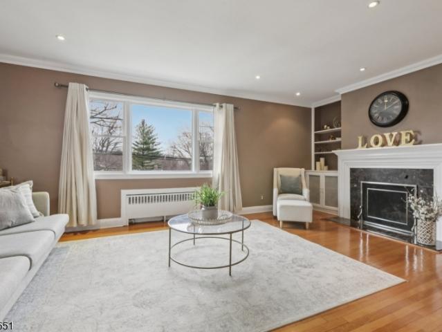 64 Greenwood Ave