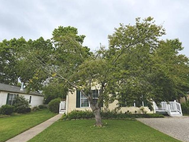 64 Hickory Ln, Mays Landing, NJ 08330