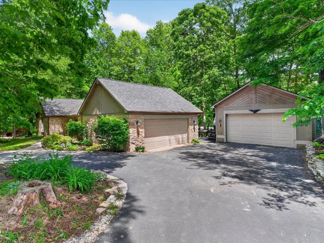 64 Hickory Ridge Circle